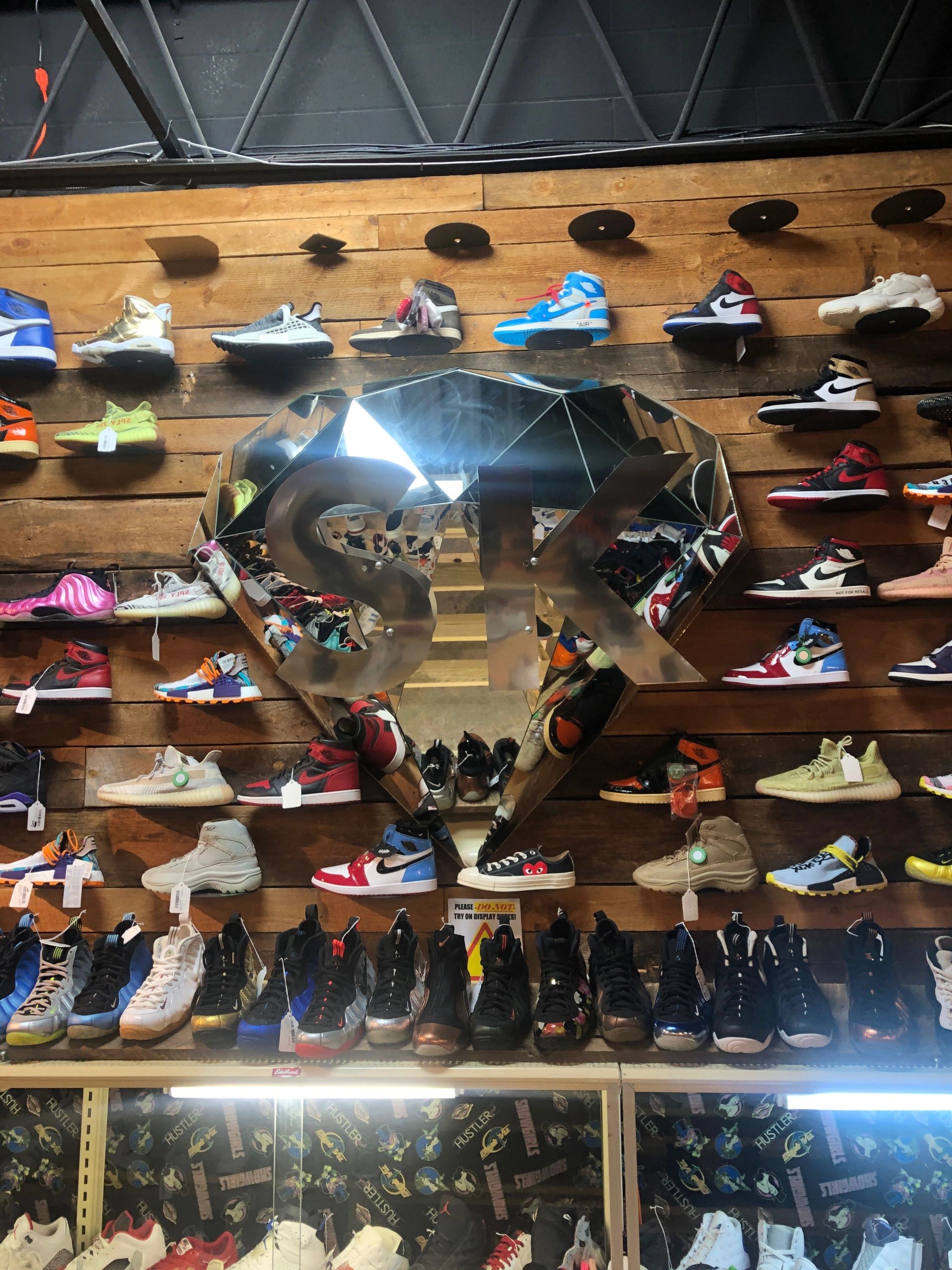 Solekonnect - Shoe Store, Consignment